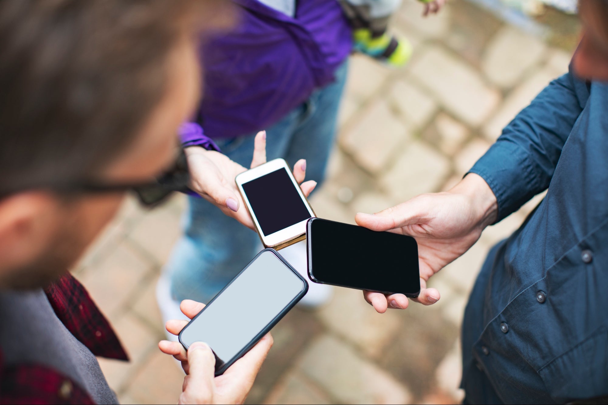 5 Tips for Building a Strong Influencer Program - Investor Acquisition ...